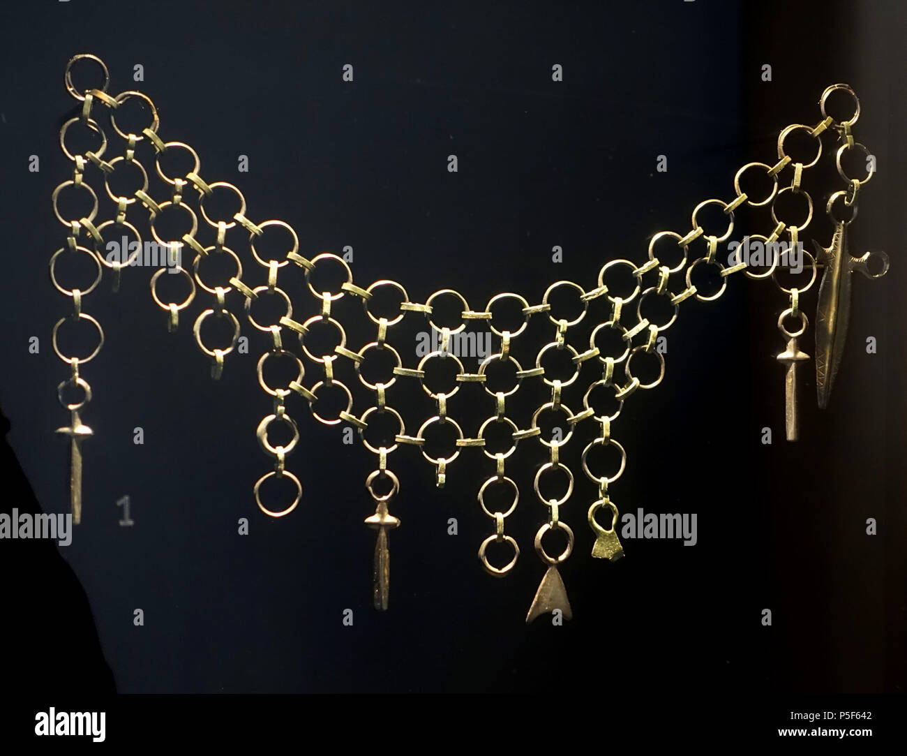 Chainwork hi-res stock photography and images - Alamy