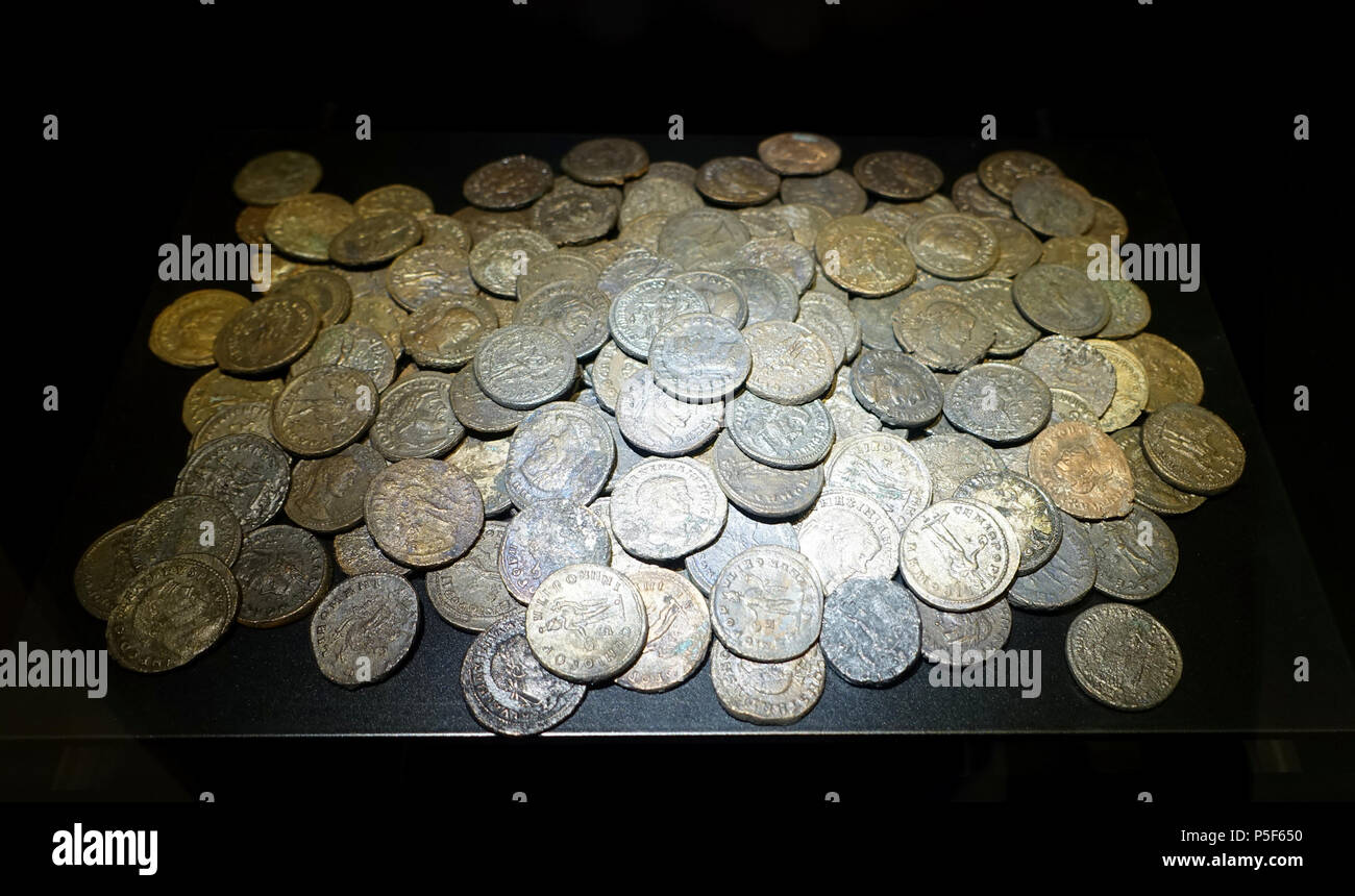 Coin hoard hi-res stock photography and images - Alamy