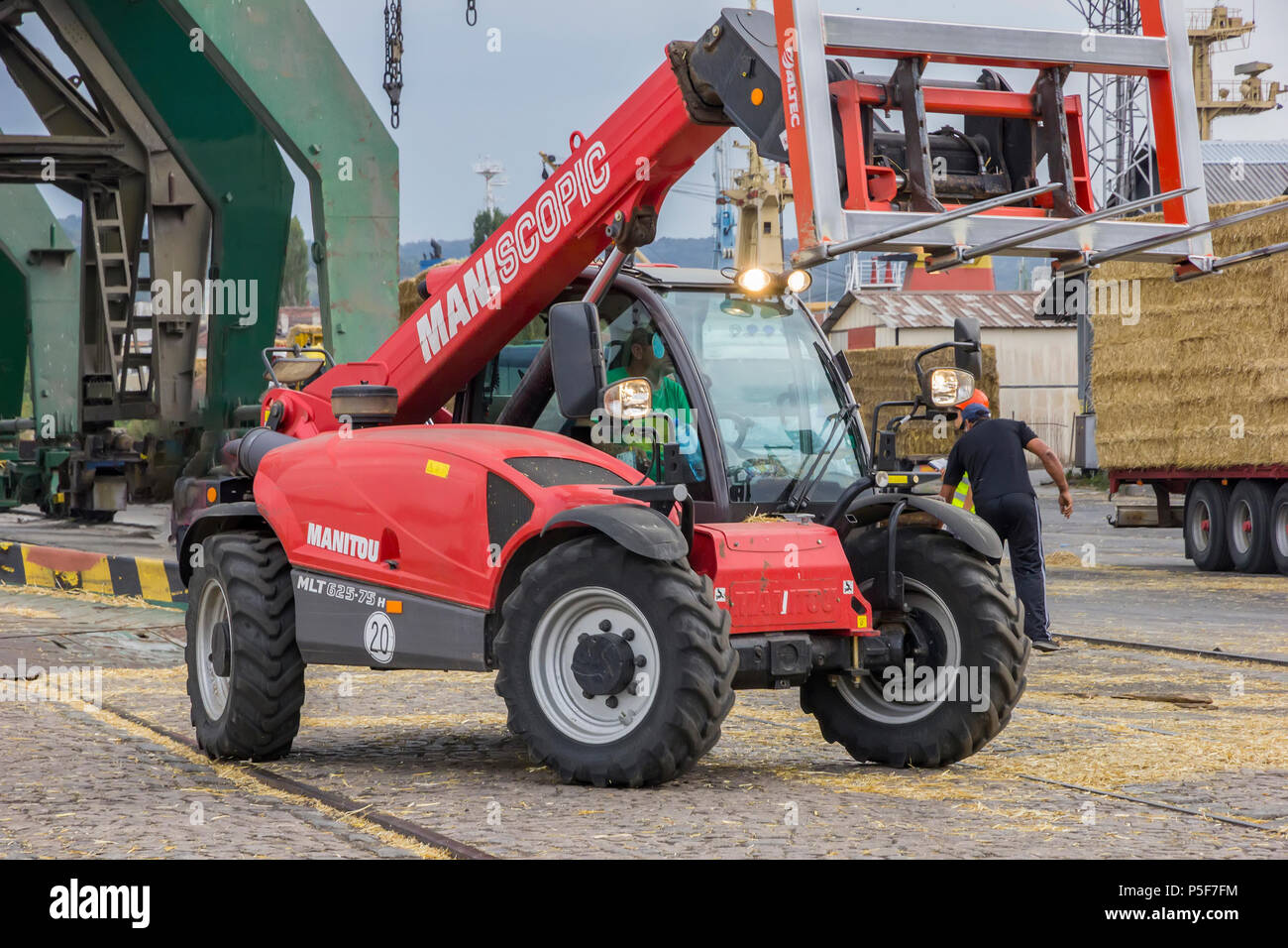 Manitou telehandler machine hi-res stock photography and images - Alamy