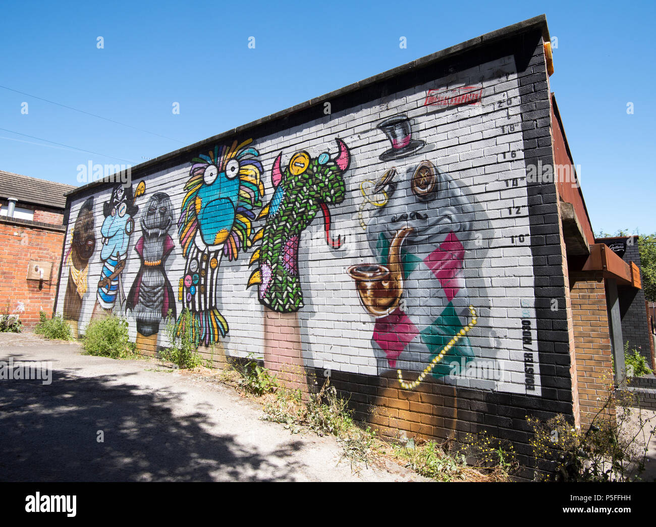 Street art graffiti on gate hi-res stock photography and images - Alamy