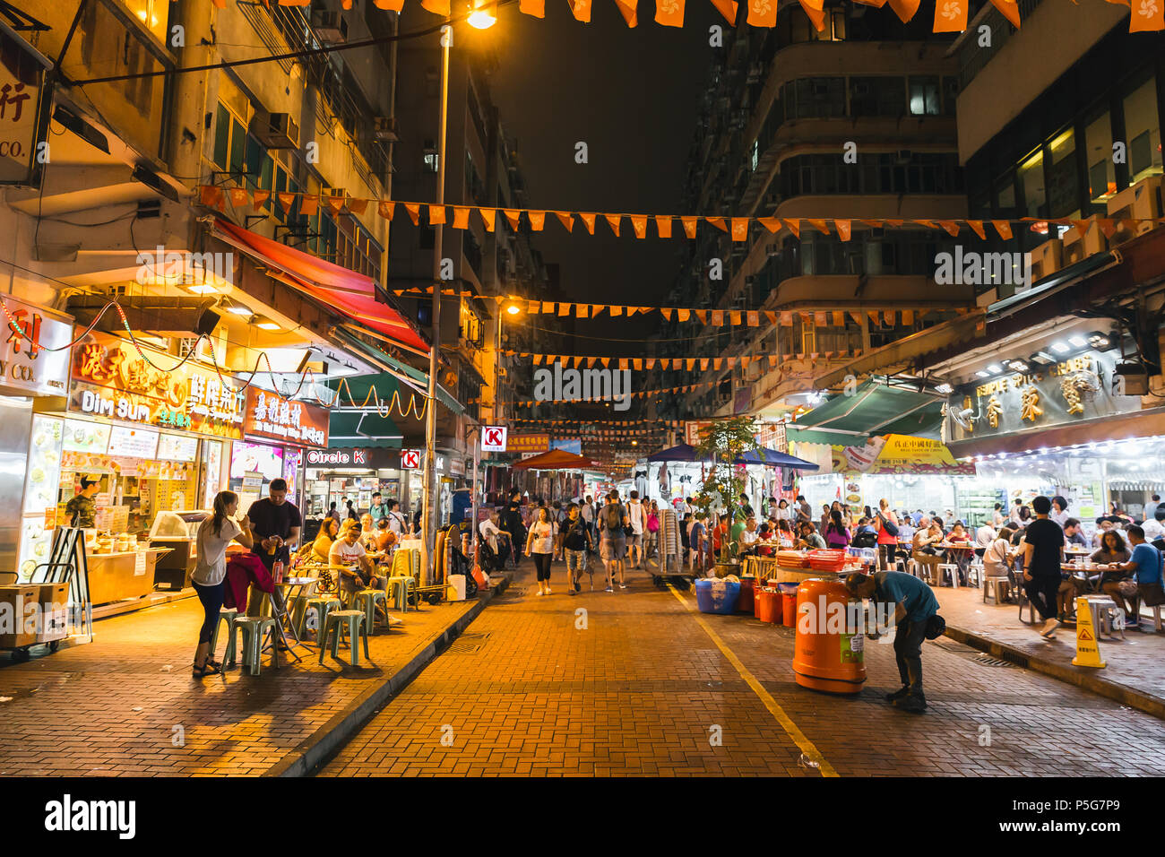 HONG KONG - JUNE 01, 2018: People shopping at Temple Street night ...