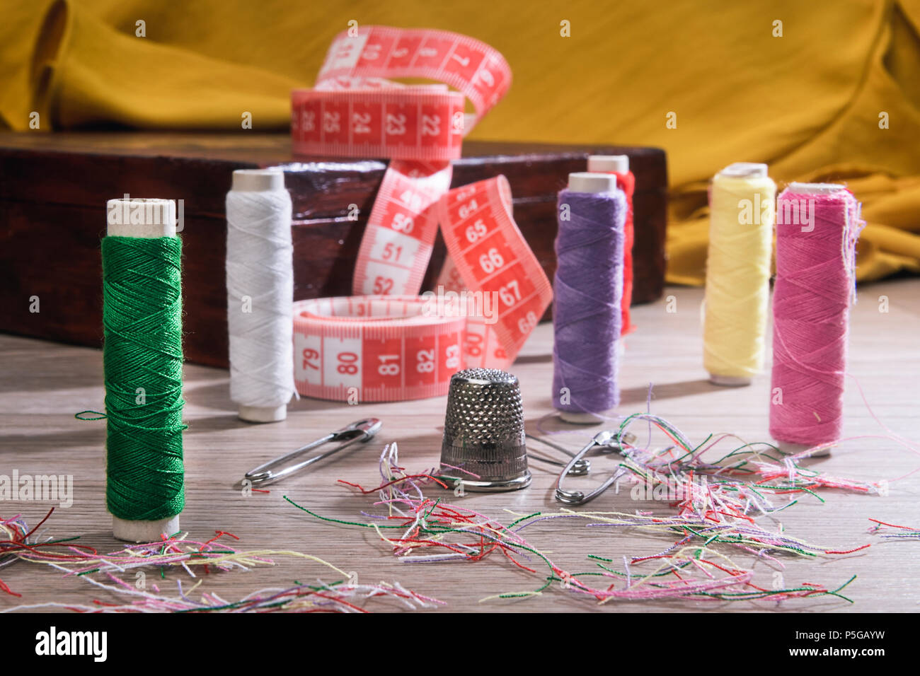 Sewing threads pins thimble hi-res stock photography and images - Alamy