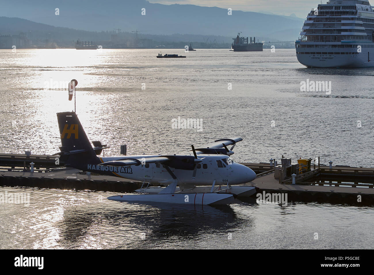 Harbour Air Seaplanes de Havilland Canada DHC-6 Twin Otter Floatplane ...