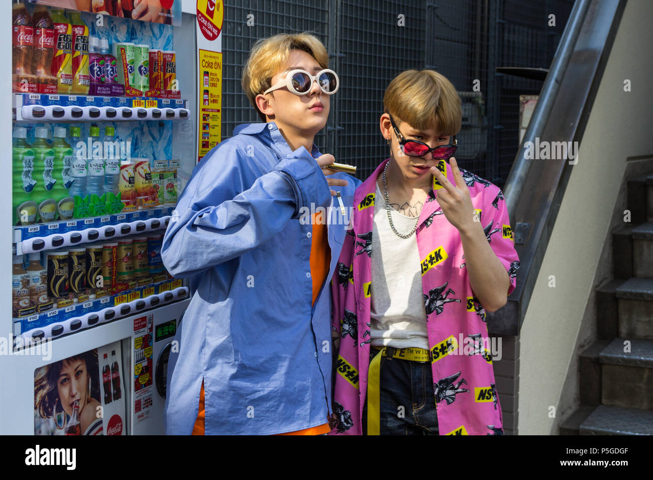 Male models posing hi-res stock photography and images - Alamy