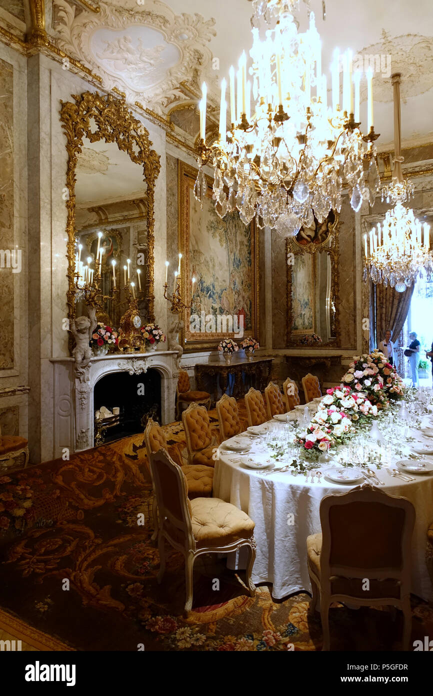 Waddesdon manor interior hi-res stock photography and images - Alamy