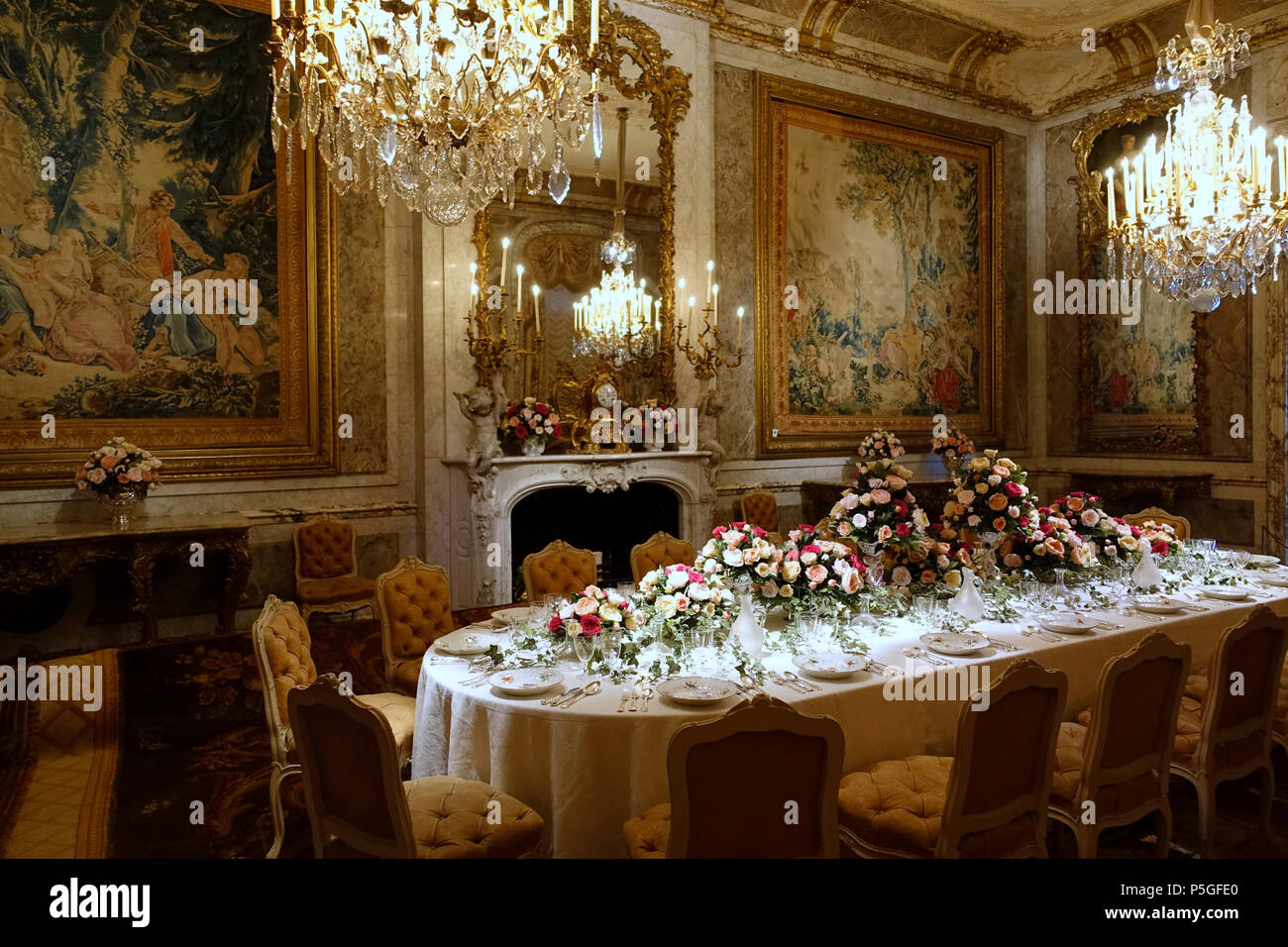Waddesdon manor interior hi-res stock photography and images - Alamy