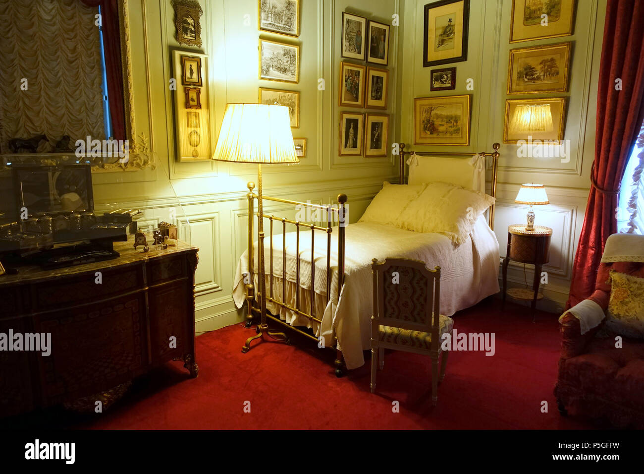Waddesdon manor interior hi-res stock photography and images - Alamy