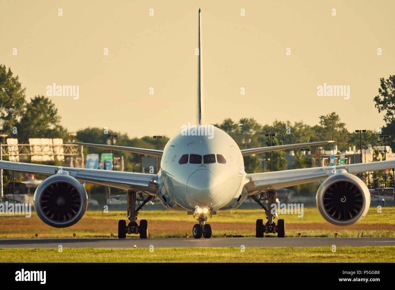 Airplane struts hi-res stock photography and images - Alamy