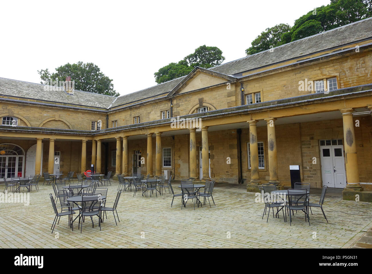 Courtyard with stables hi-res stock photography and images - Alamy
