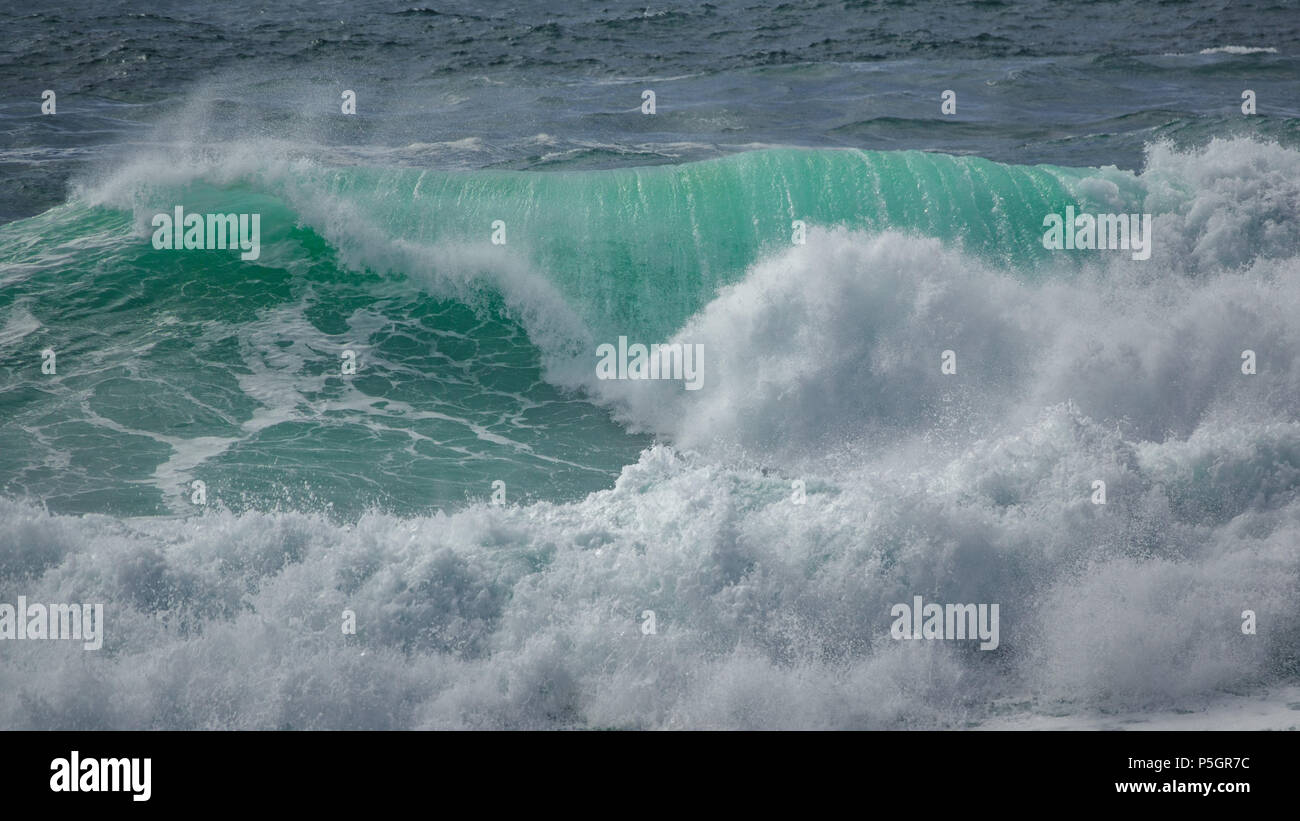 Tunnel wave hi-res stock photography and images - Alamy