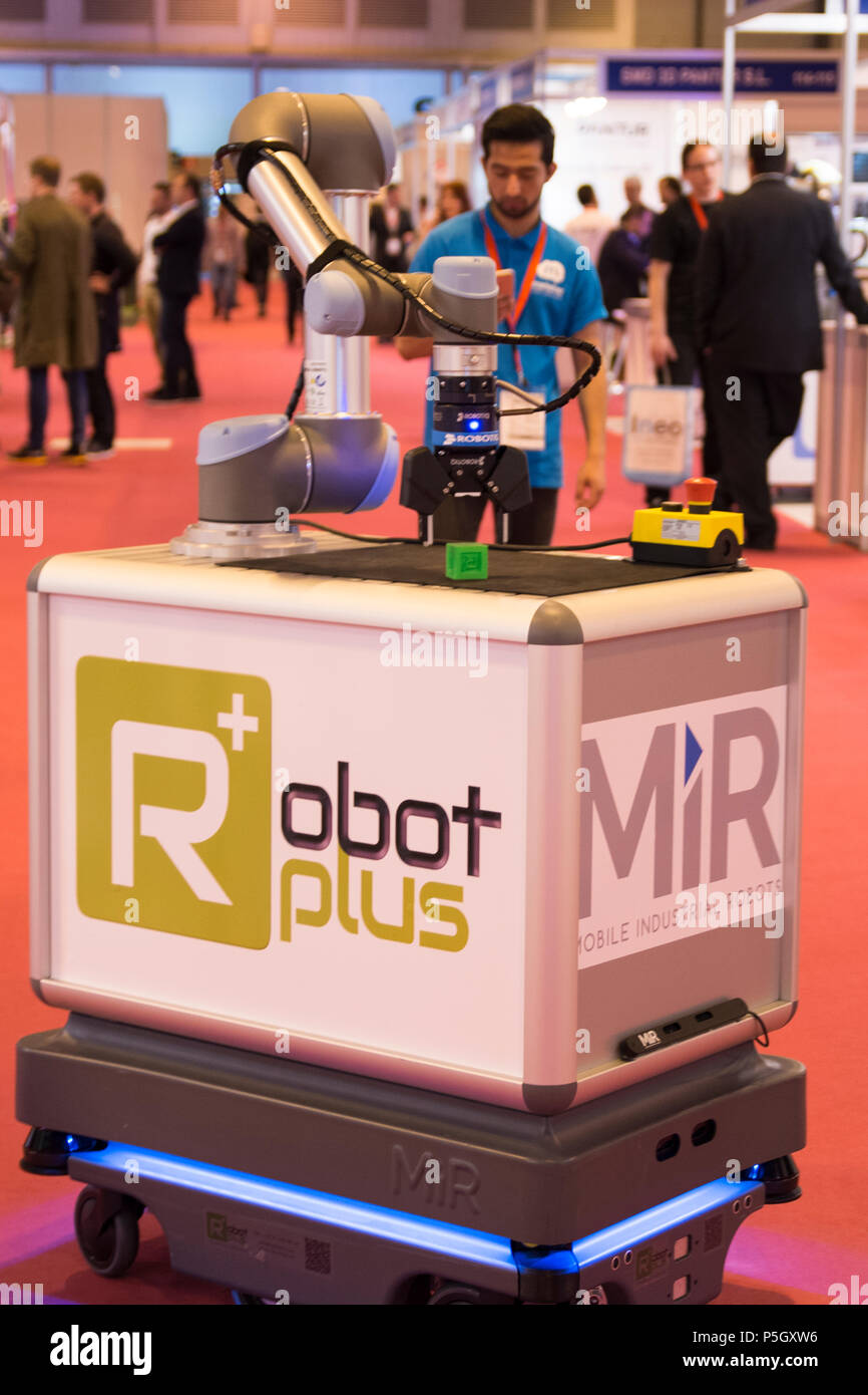 100 ex rolls hi-res stock photography and images - Alamy