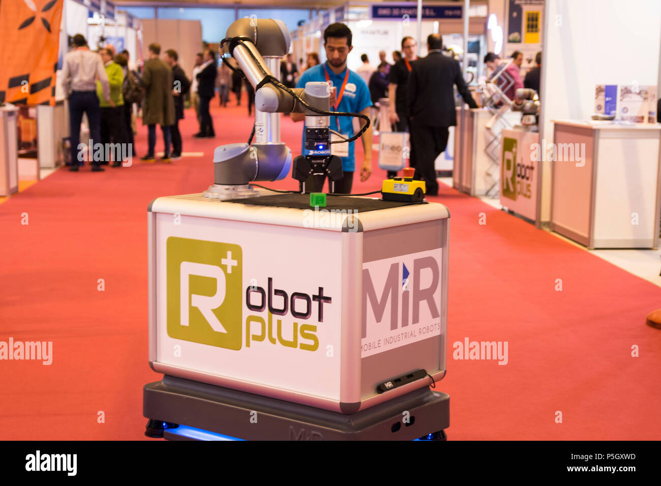 Cobot universal robots hi-res stock photography and images - Alamy