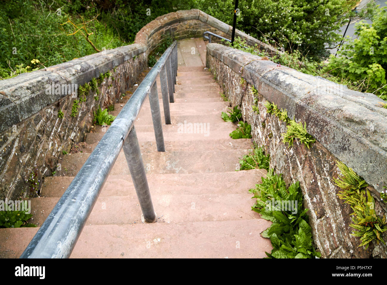 Descending steps stairs staircase hi-res stock photography and images ...