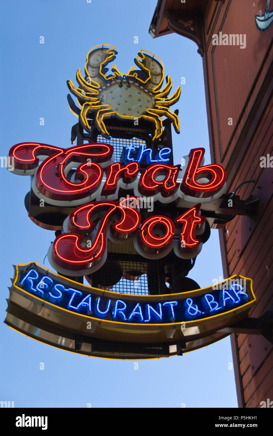 Crab neon sign hi-res stock photography and images - Alamy