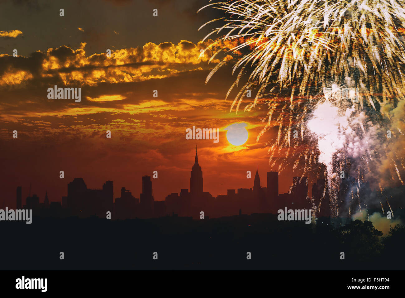 fireworks over Manhattan New York City Independence Day, 4th of July ...