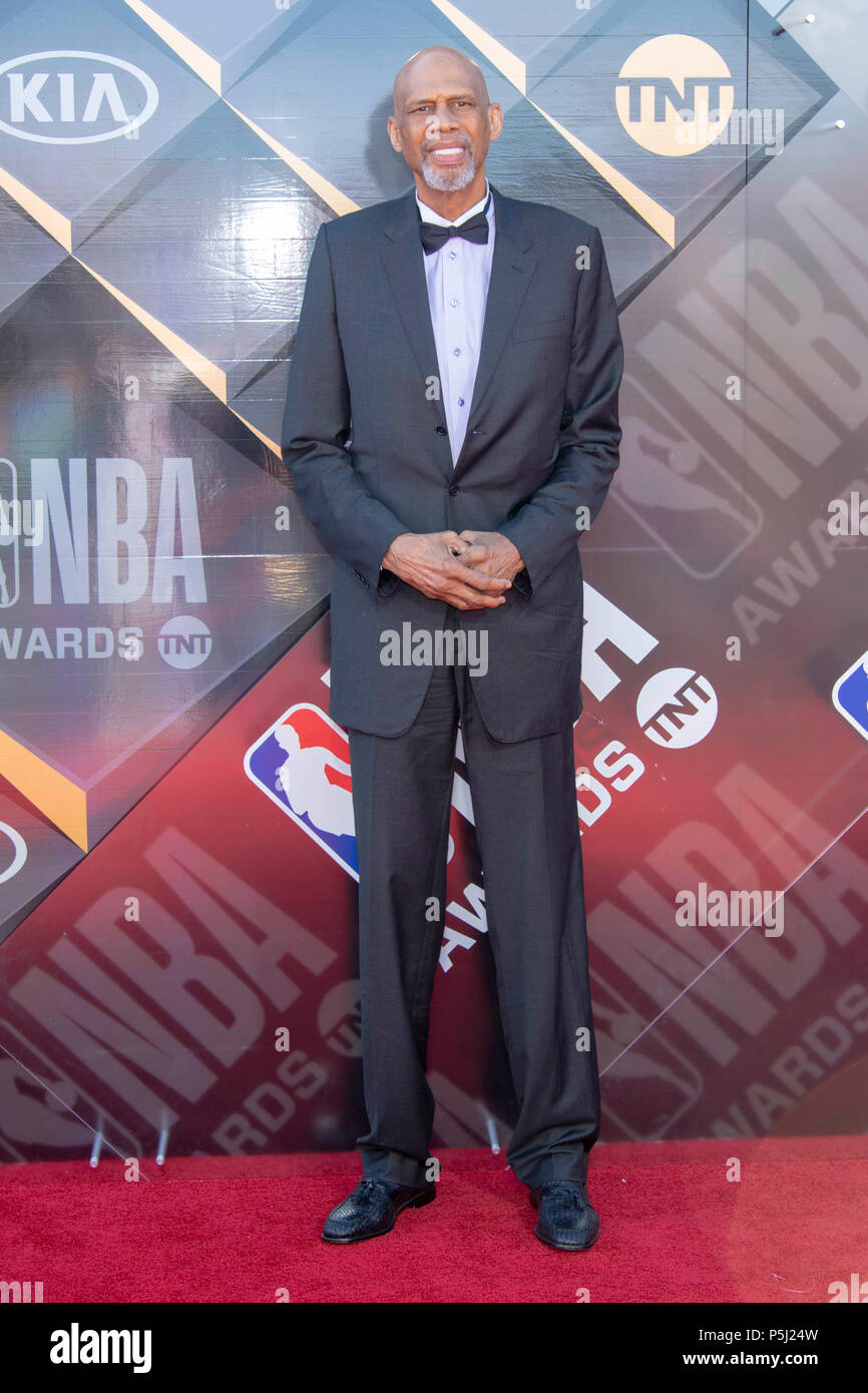 Kareem abdul jabbar hi-res stock photography and images - Alamy