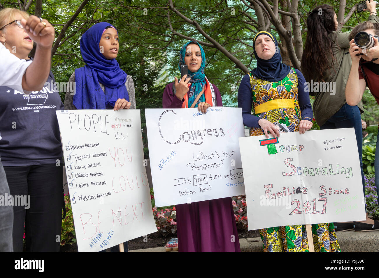 Detroit michigan woman muslim islam hi-res stock photography and images ...