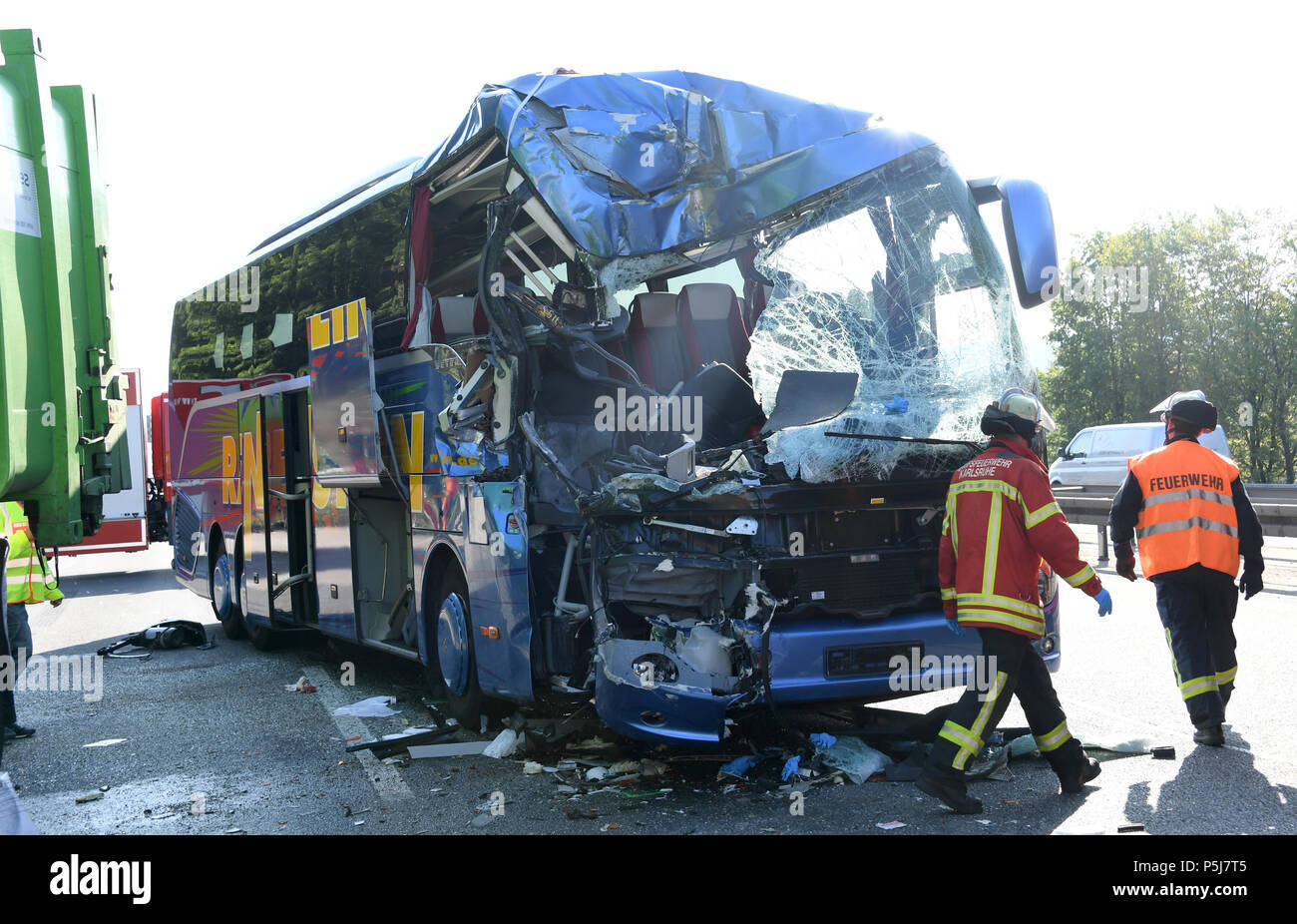 Ettlingen, Germany. 27th June, 2018. A coach involved in an accident ...