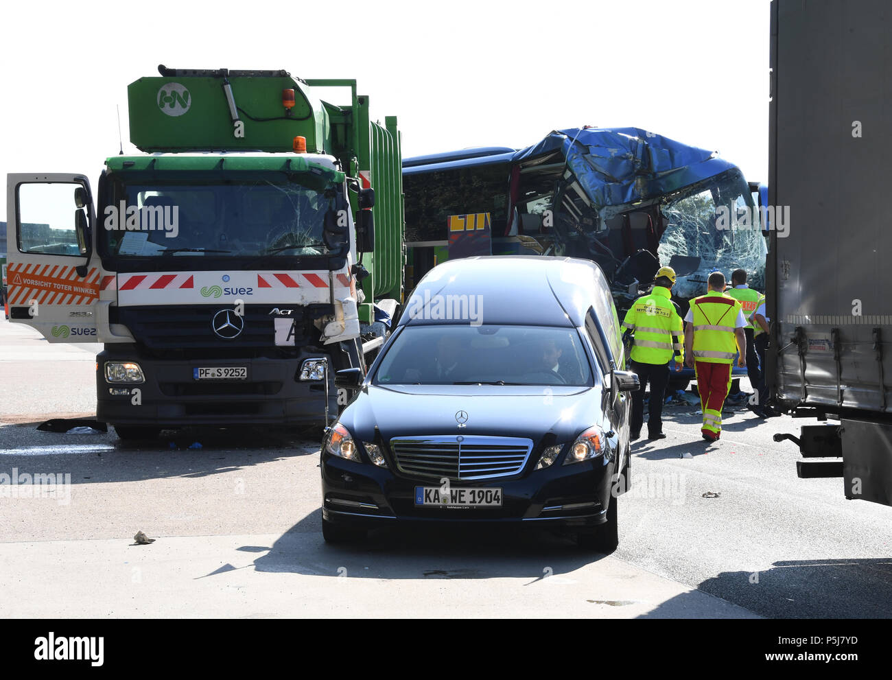 Ettlingen, Germany. 27th June, 2018. A hearse standing in front of a ...