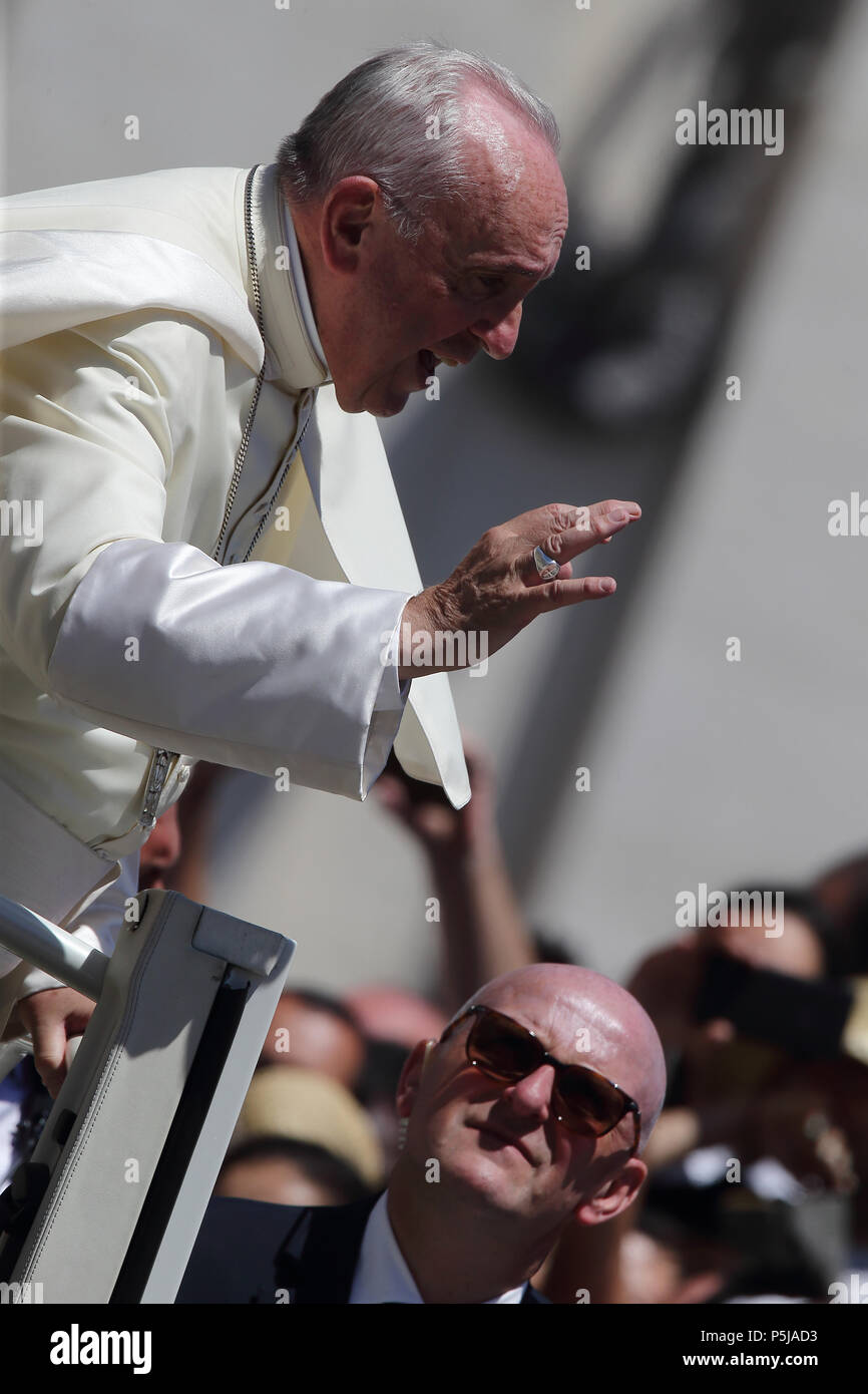 2018 546 jpg hi-res stock photography and images - Alamy