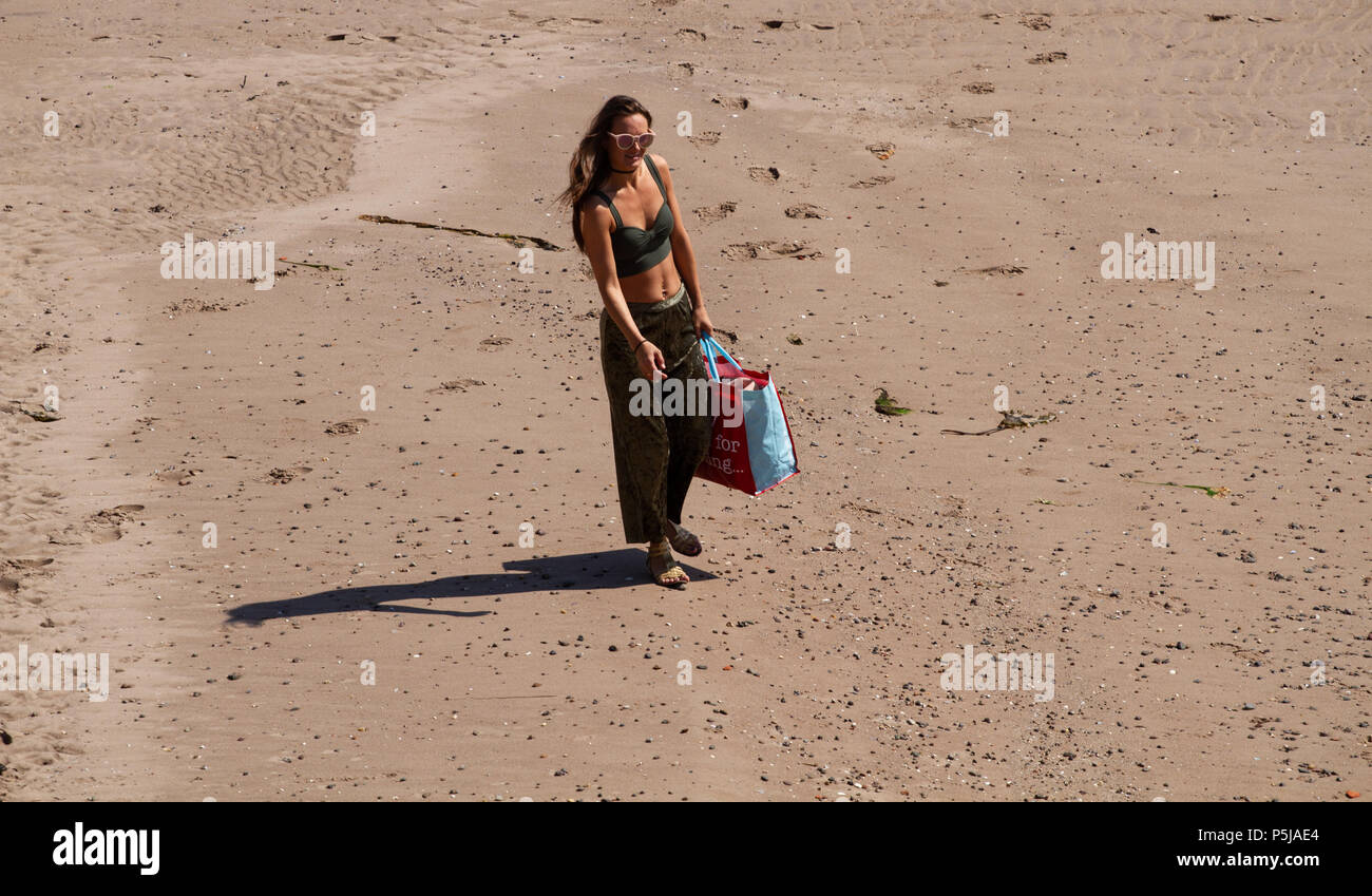 Broughty ferry beach june hi-res stock photography and images - Alamy