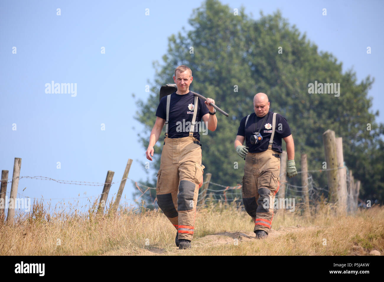Tackling wildfire on saddleworth moor hi-res stock photography and ...