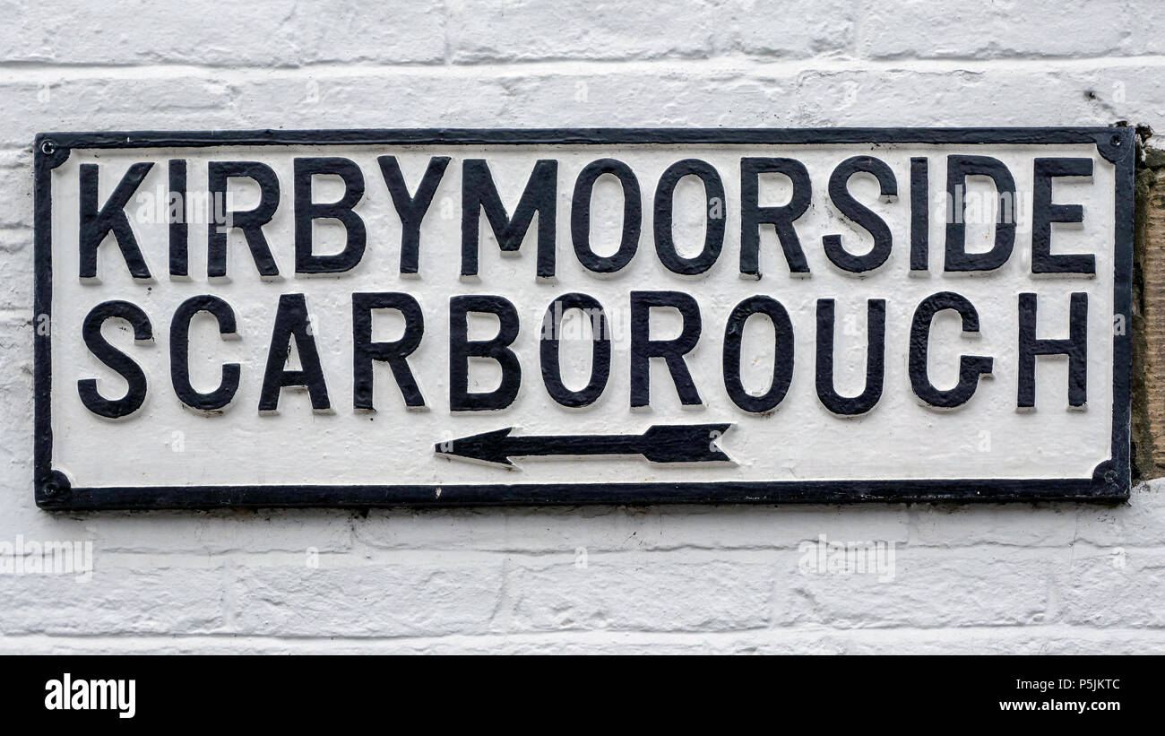 Scarborough sign uk england hi-res stock photography and images - Alamy