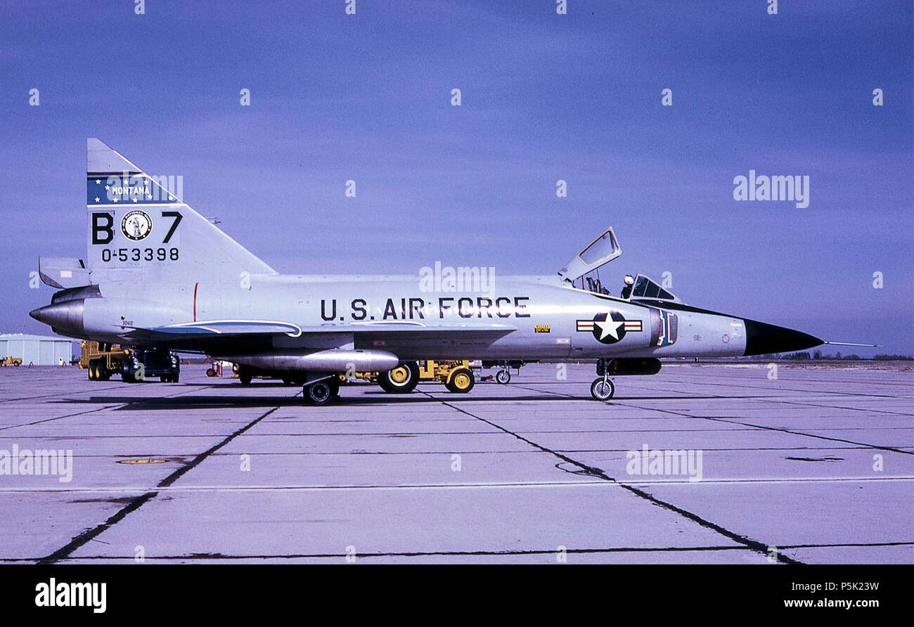 F 102 hi-res stock photography and images - Alamy