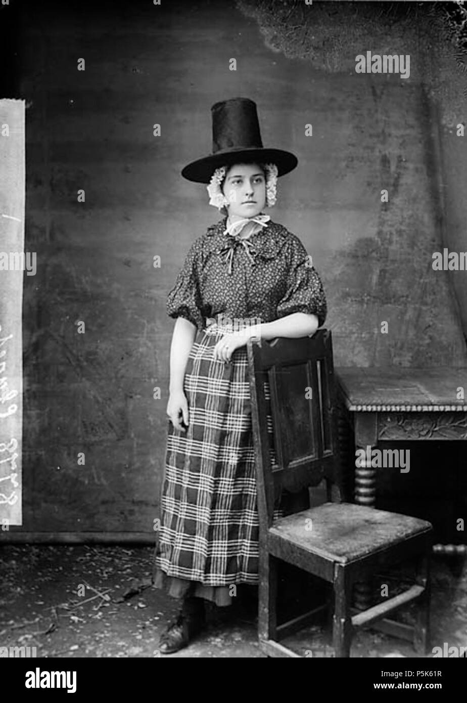 [A woman in national dress (Claret)] [graphic].. 1 negative : glass ...