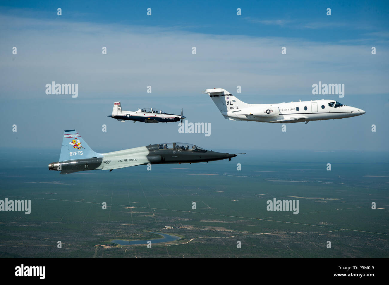 T 6 texan usaf hi-res stock photography and images - Alamy