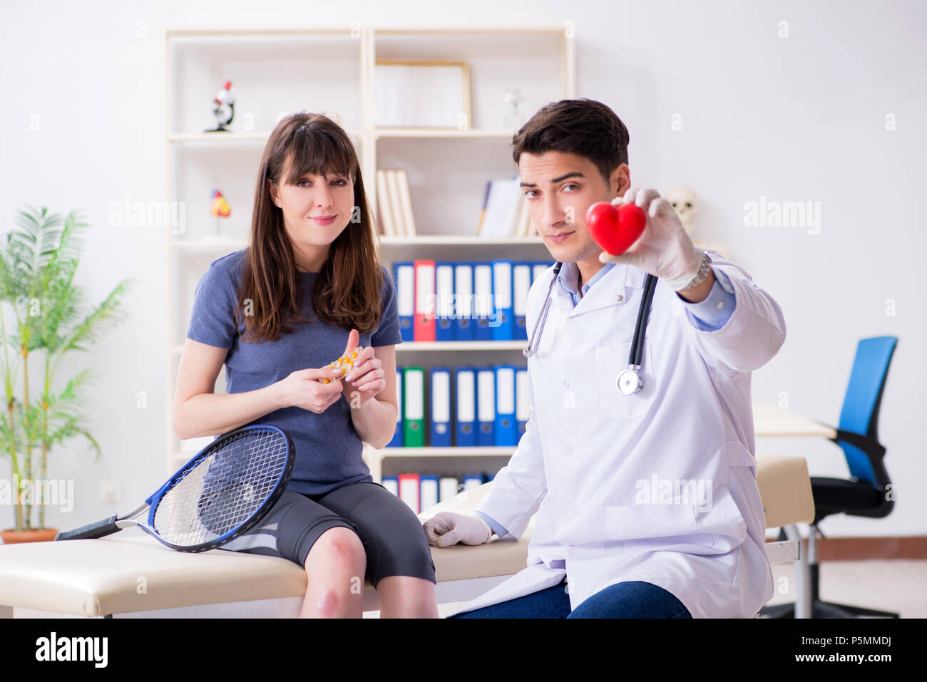 Female tennis player pain hi-res stock photography and images - Alamy