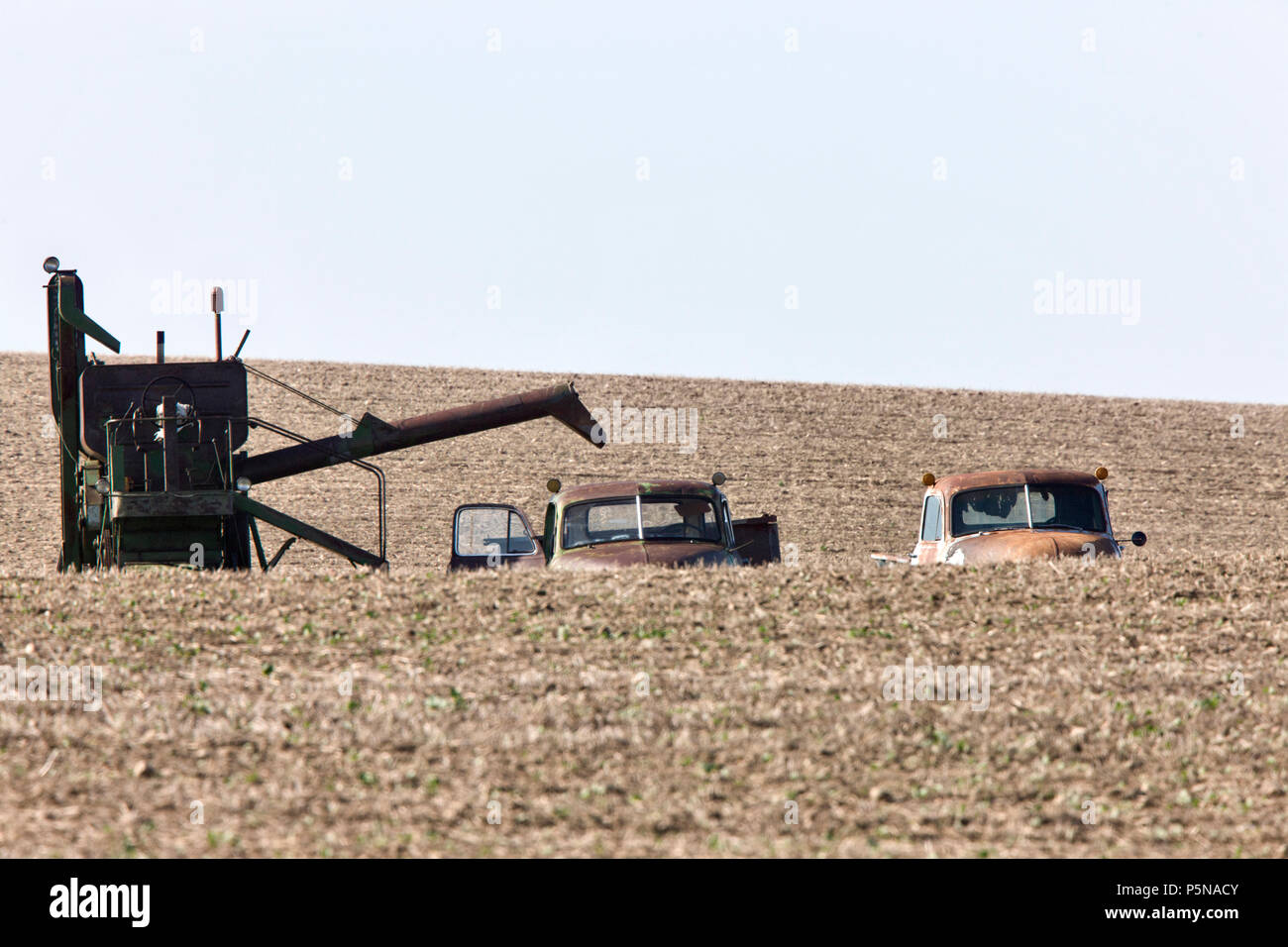 Abandoned farm equipment hi-res stock photography and images - Alamy