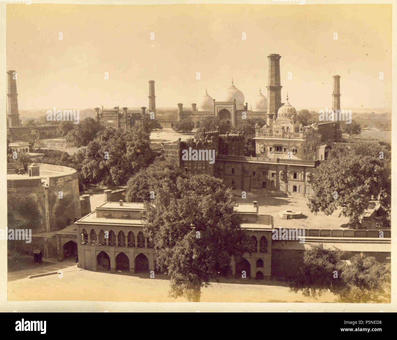 Badshahi mosque mughal era hi-res stock photography and images - Alamy