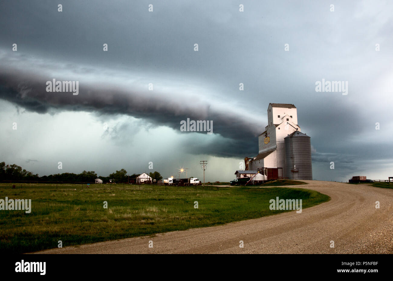 Prairie Storm Clouds Canada Saskatchewan Grain Elevator Stock Photo - Alamy