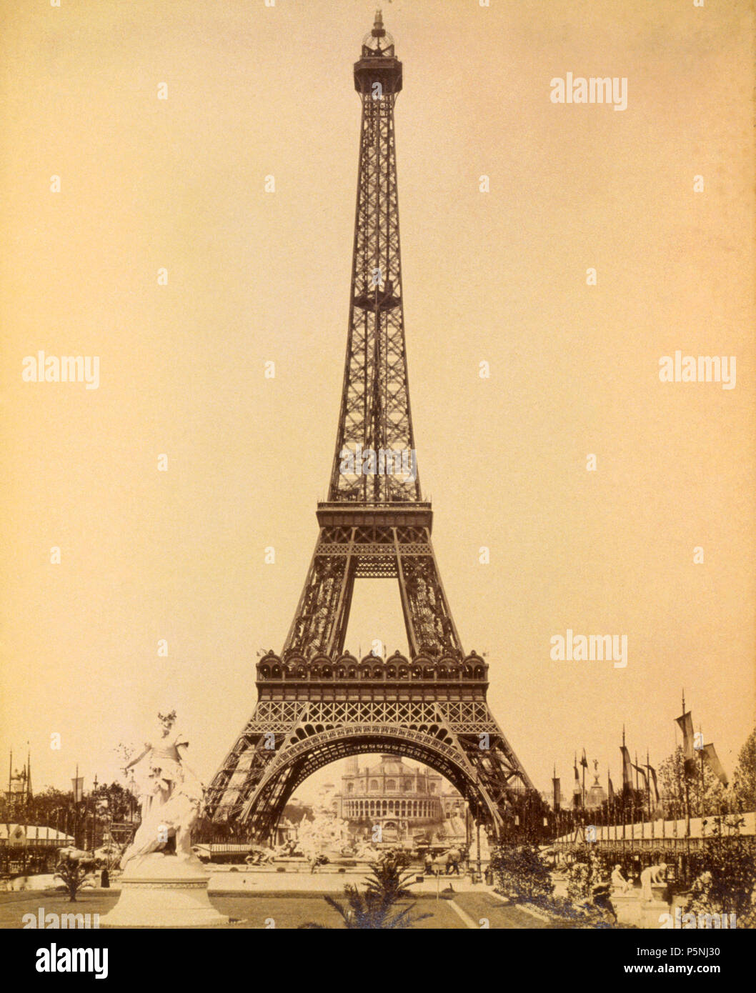 Eiffel tower 1889 exposition hi-res stock photography and images - Alamy