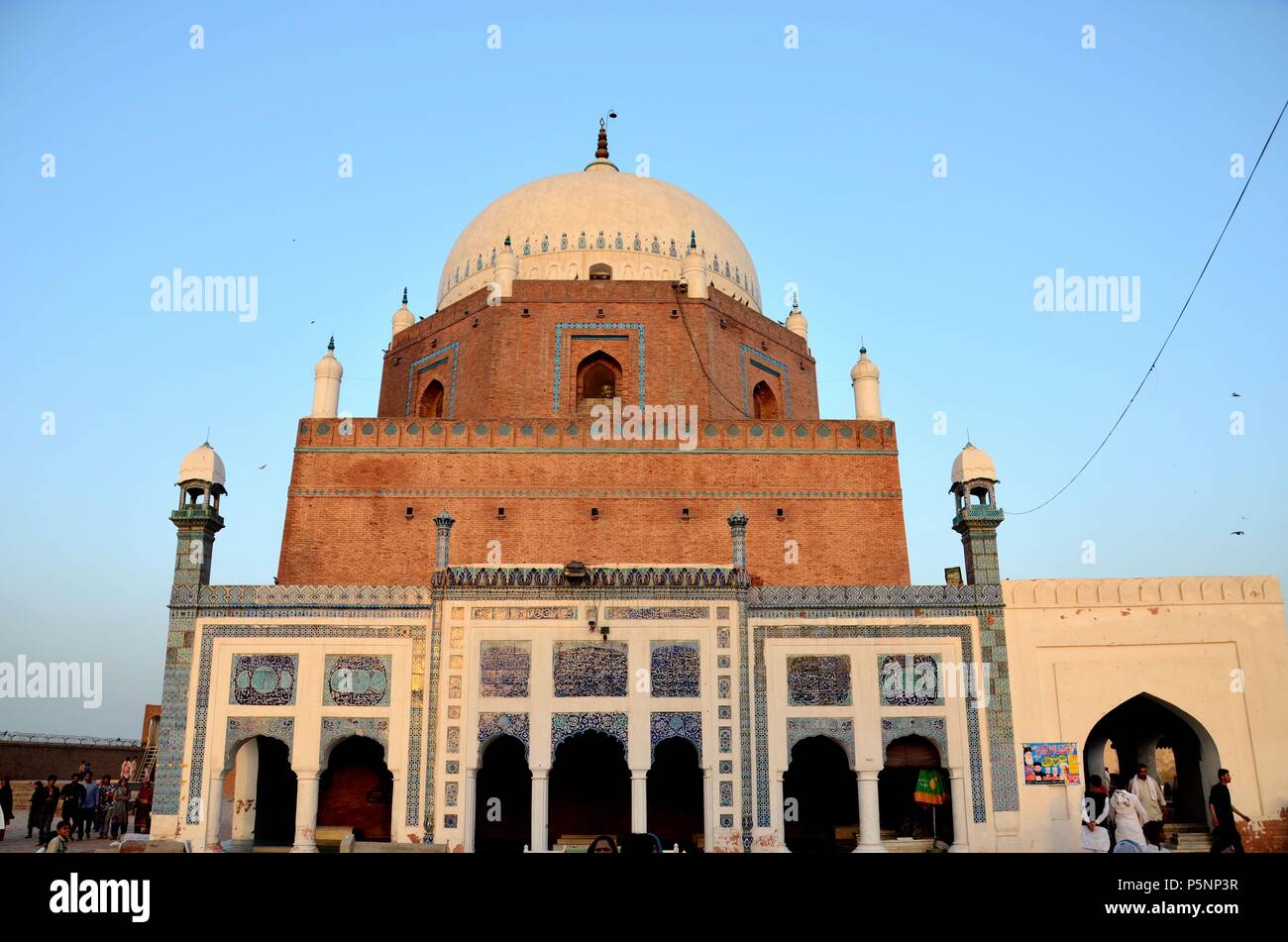 Saints Tombs Pakistan The Nexus Of Sufi Saints And Politicians In