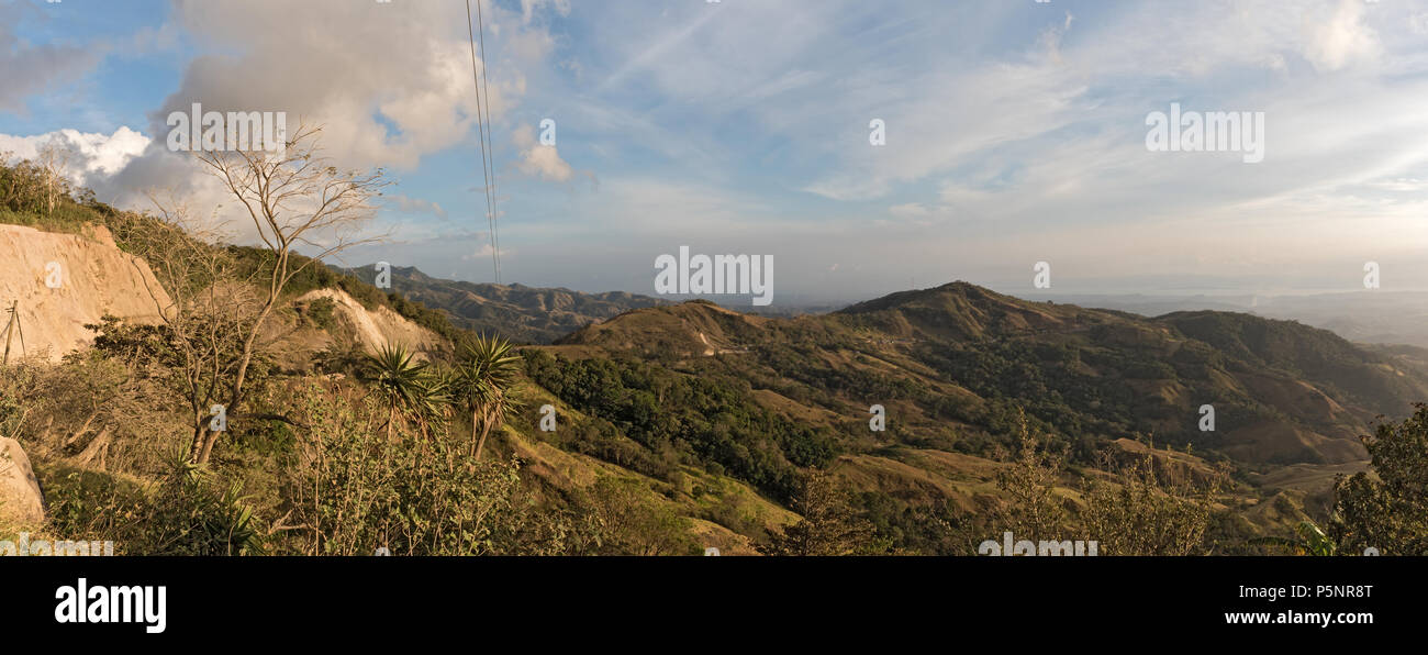 Panorama landscape view in Monteverde reserve cloud forest, Costa Rica ...