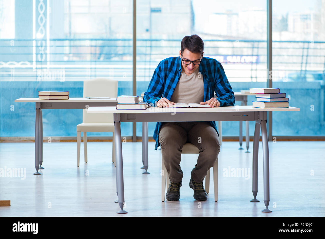 Student during lecture in university Stock Photo - Alamy