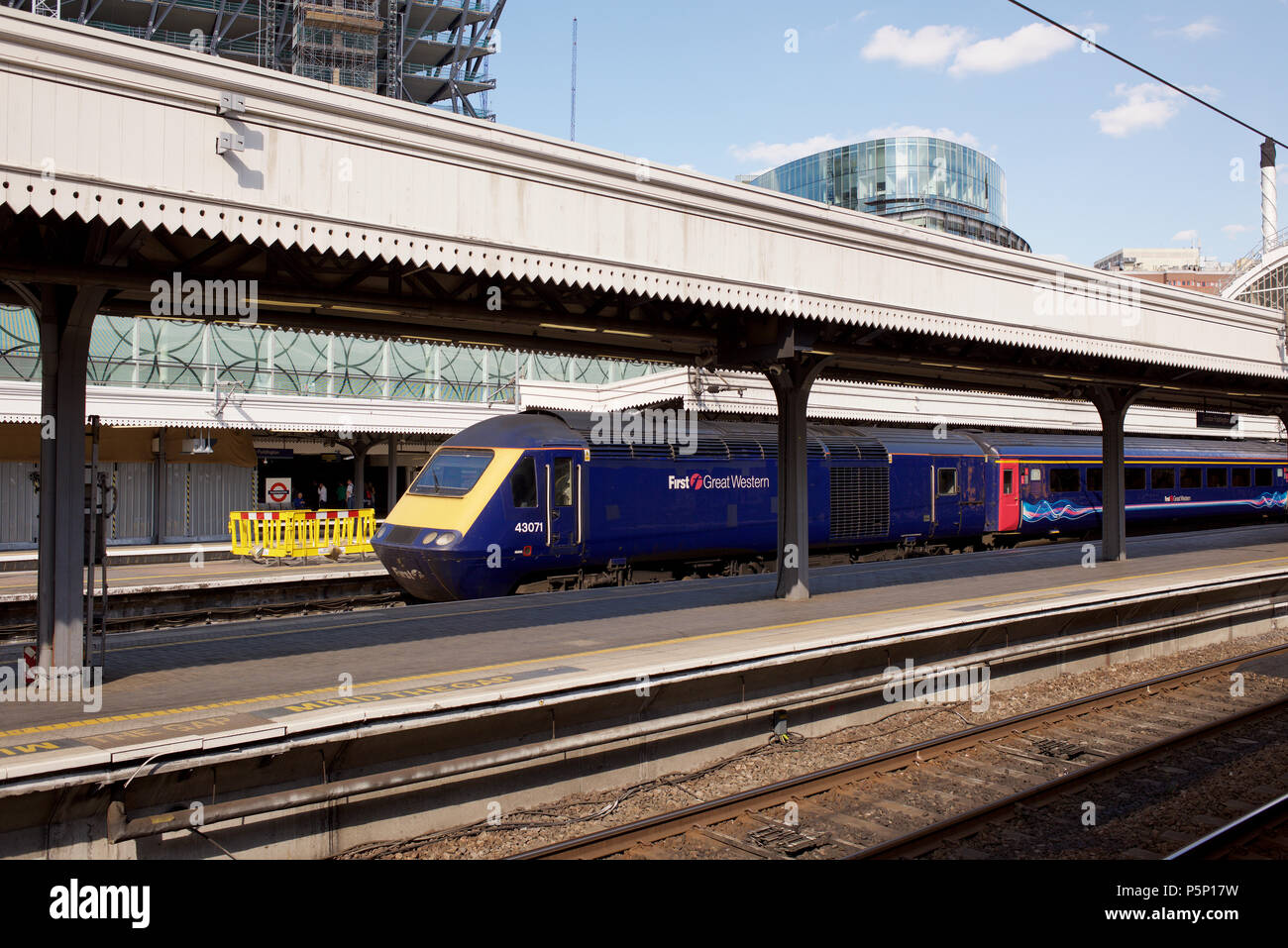 First Great Western train at London Paddington station Stock Photo - Alamy