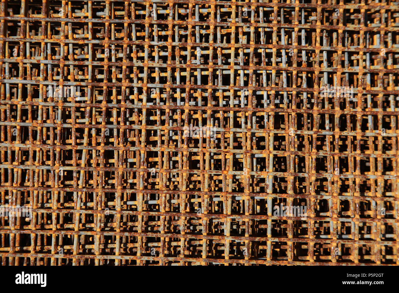 Rusty chicken wire hi-res stock photography and images - Alamy