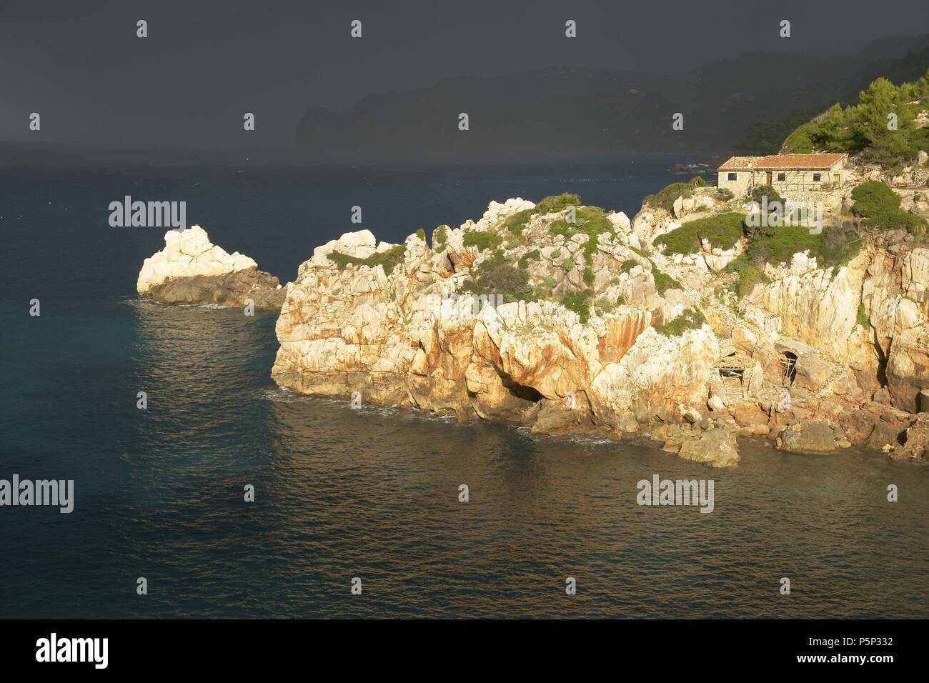 Codols blancs hi-res stock photography and images - Alamy