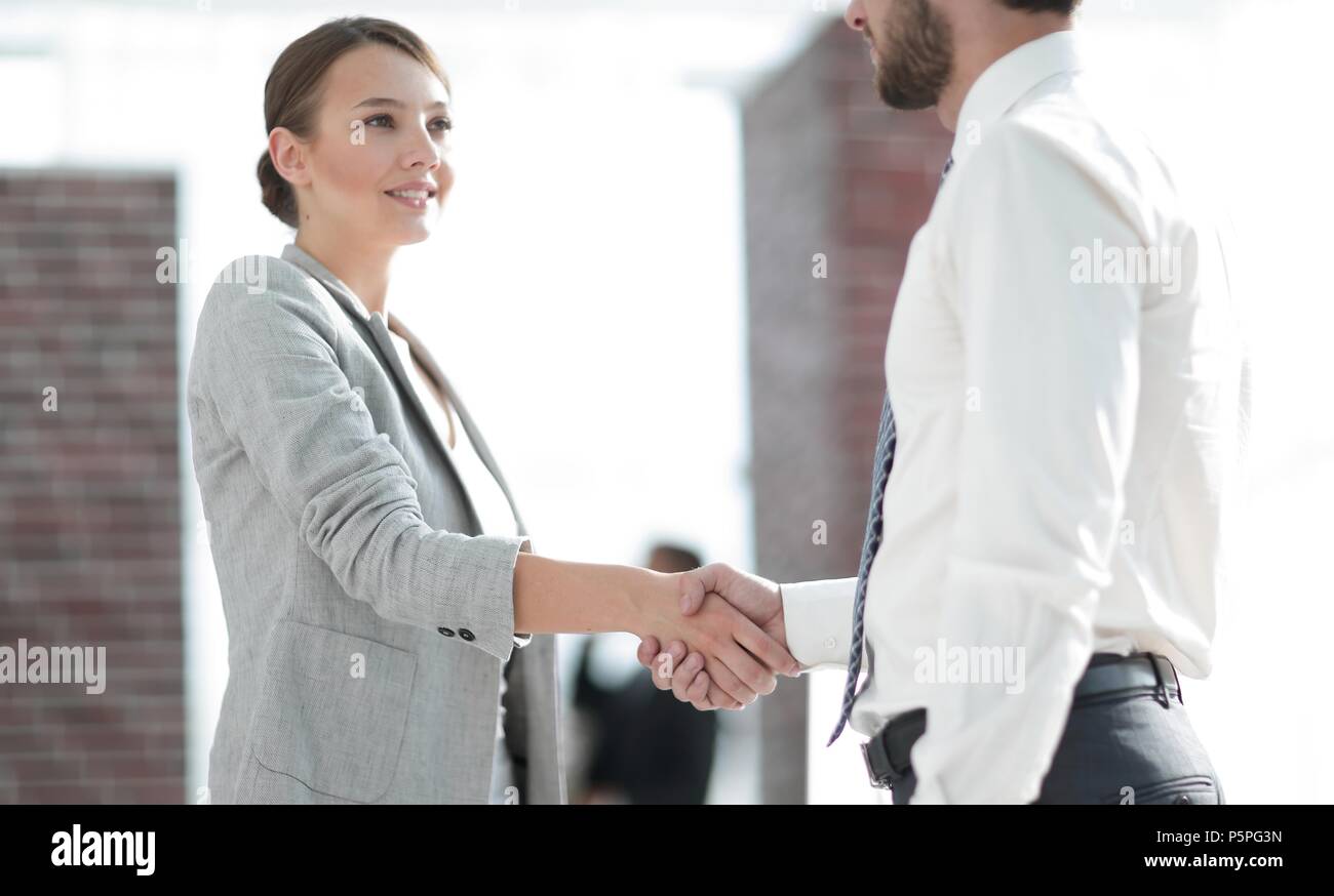 welcome and handshake business partners Stock Photo - Alamy