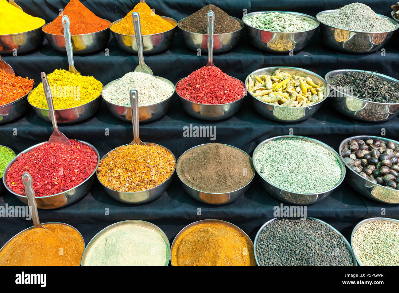 Spice display hi-res stock photography and images - Alamy
