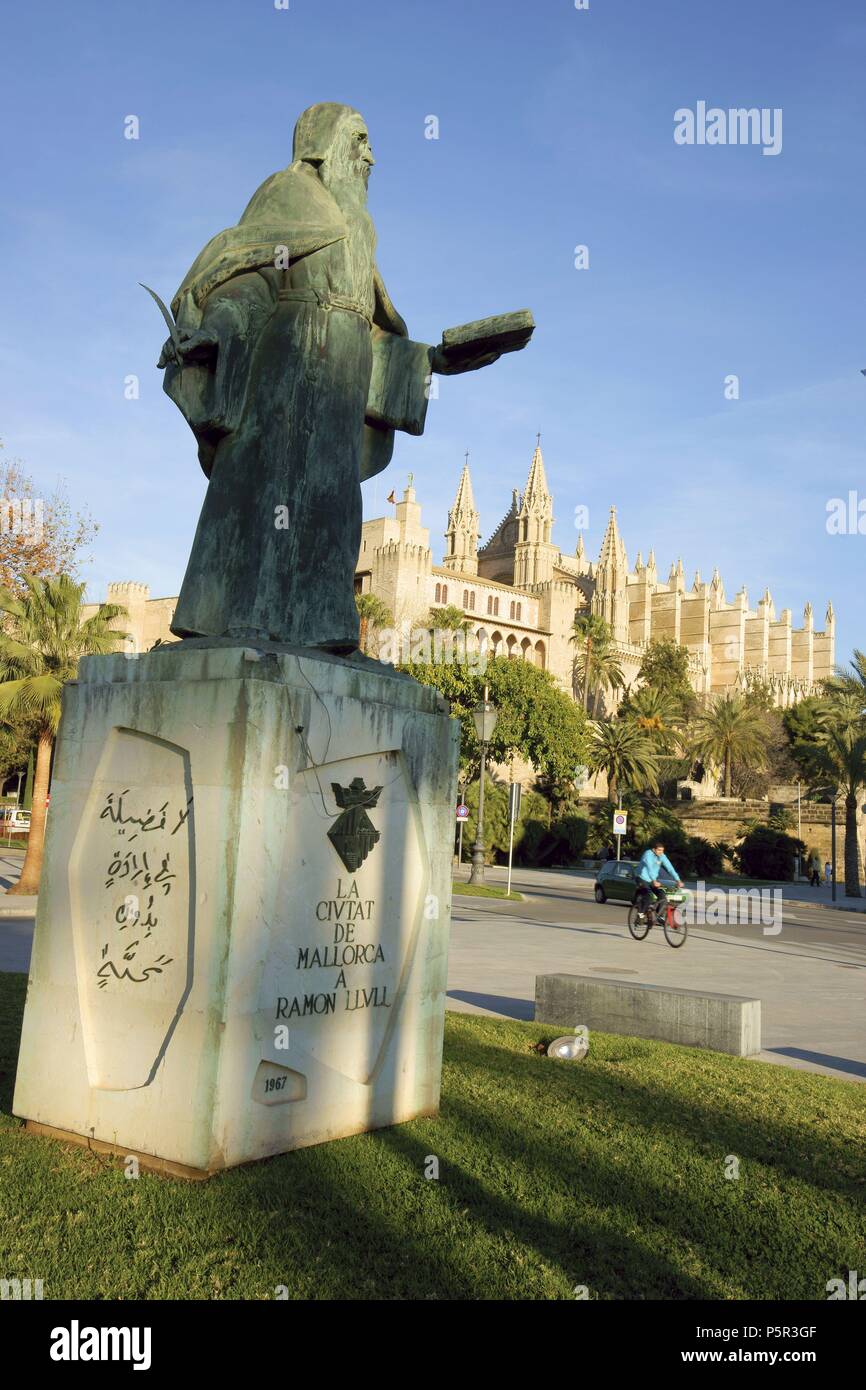 Monumento a Ramon Llull.Paseo maritimo.Palma.Mallorca.Islas Baleares ...