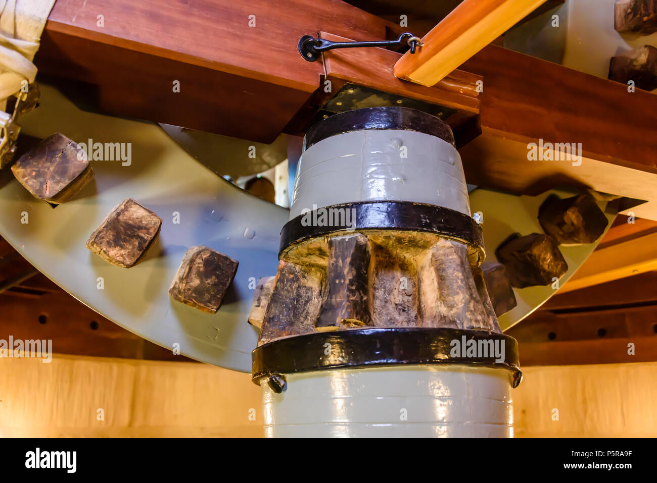 Gear mechanism, with replaceable wooden gear teeth inside the rotating ...