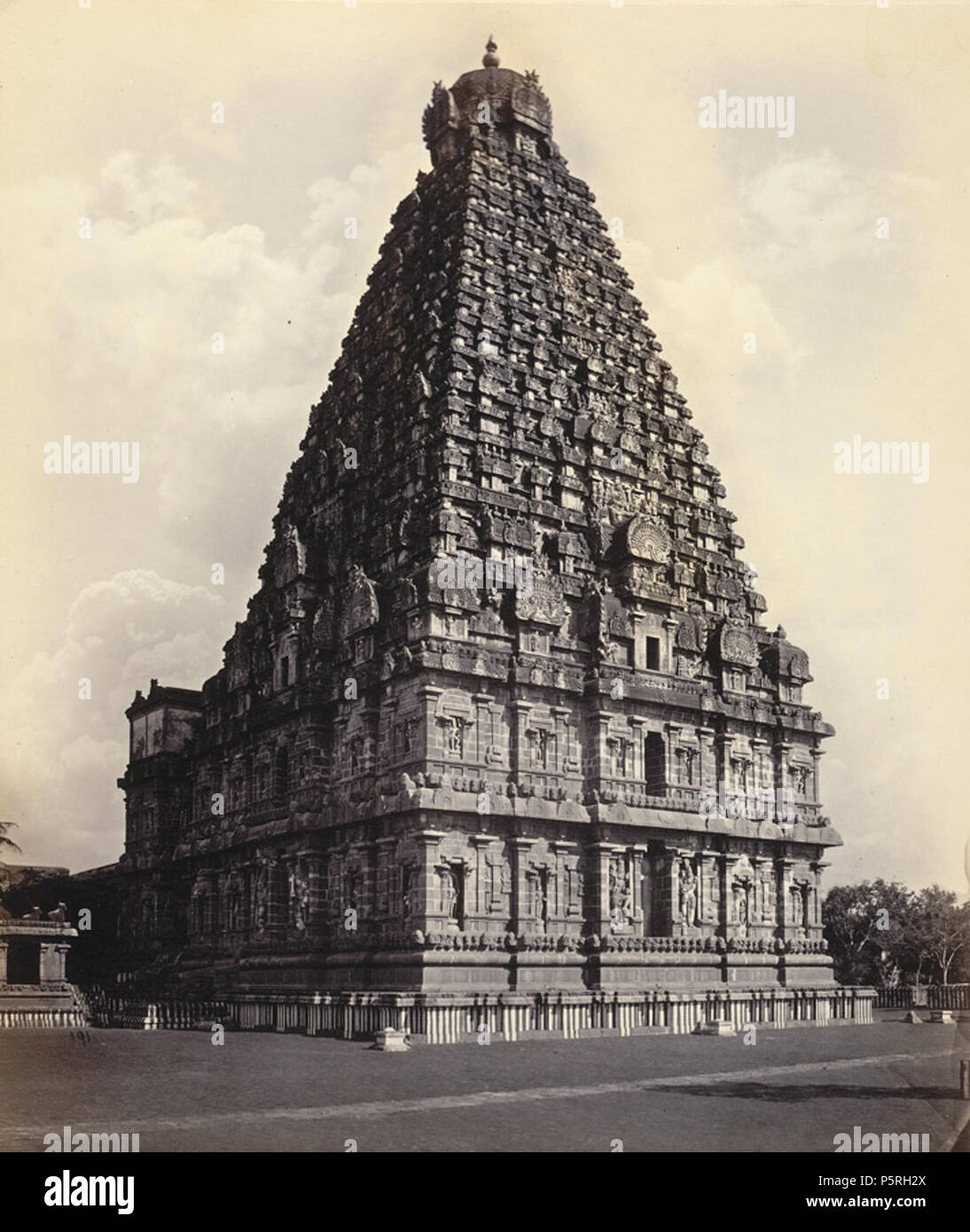 Chola era temple hi-res stock photography and images - Alamy