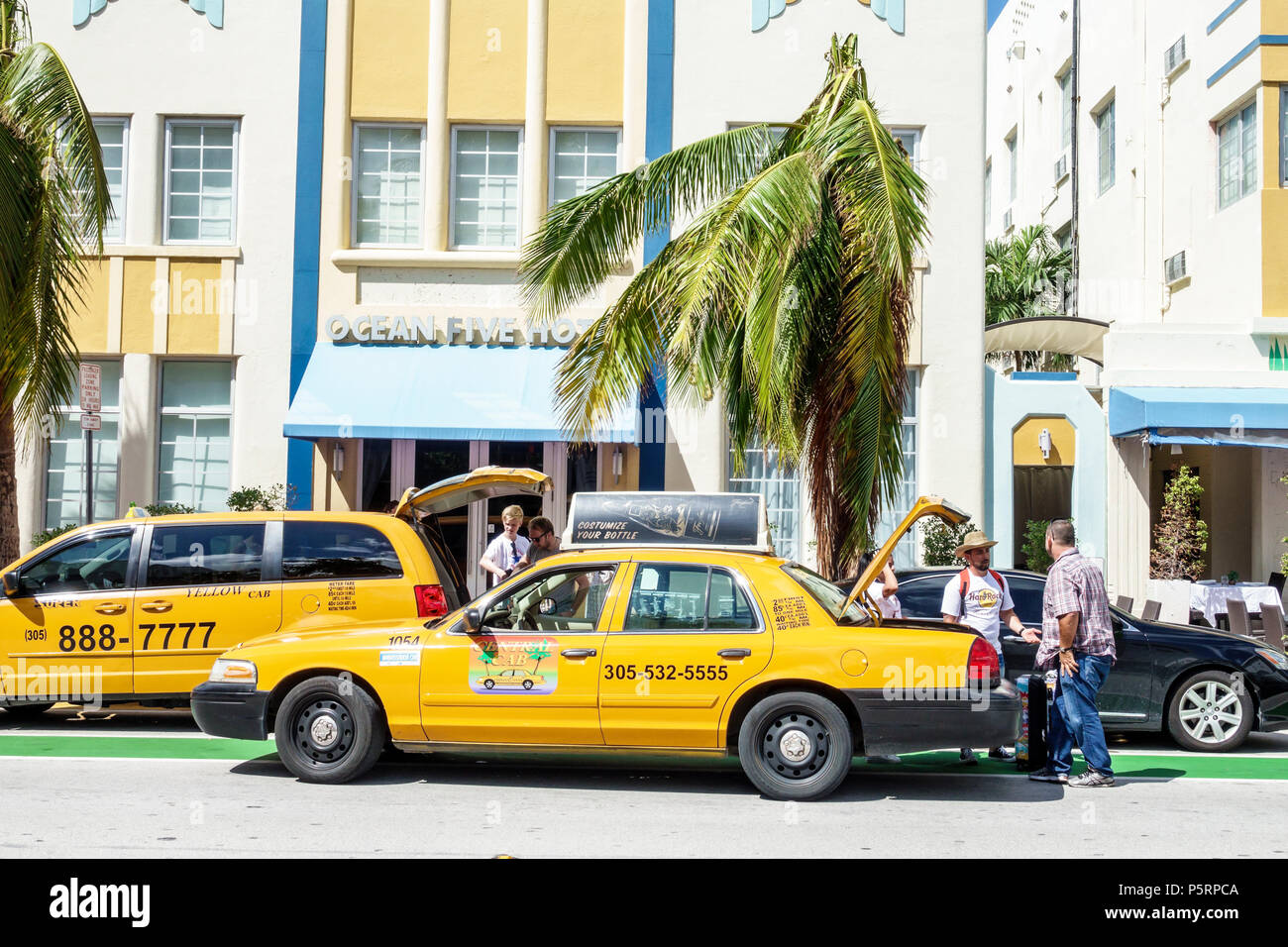 Taxi cab on ocean drive hi-res stock photography and images - Alamy