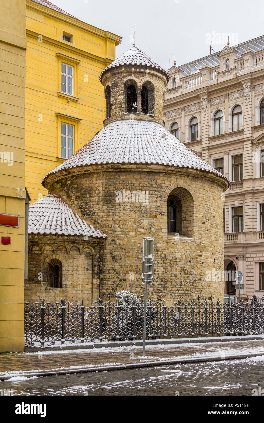 Small round building hi-res stock photography and images - Alamy