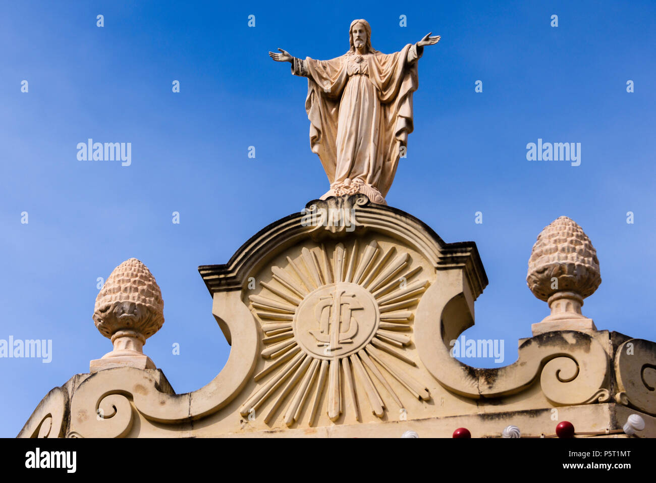 Church jesus christ stone sculpture hi-res stock photography and images ...