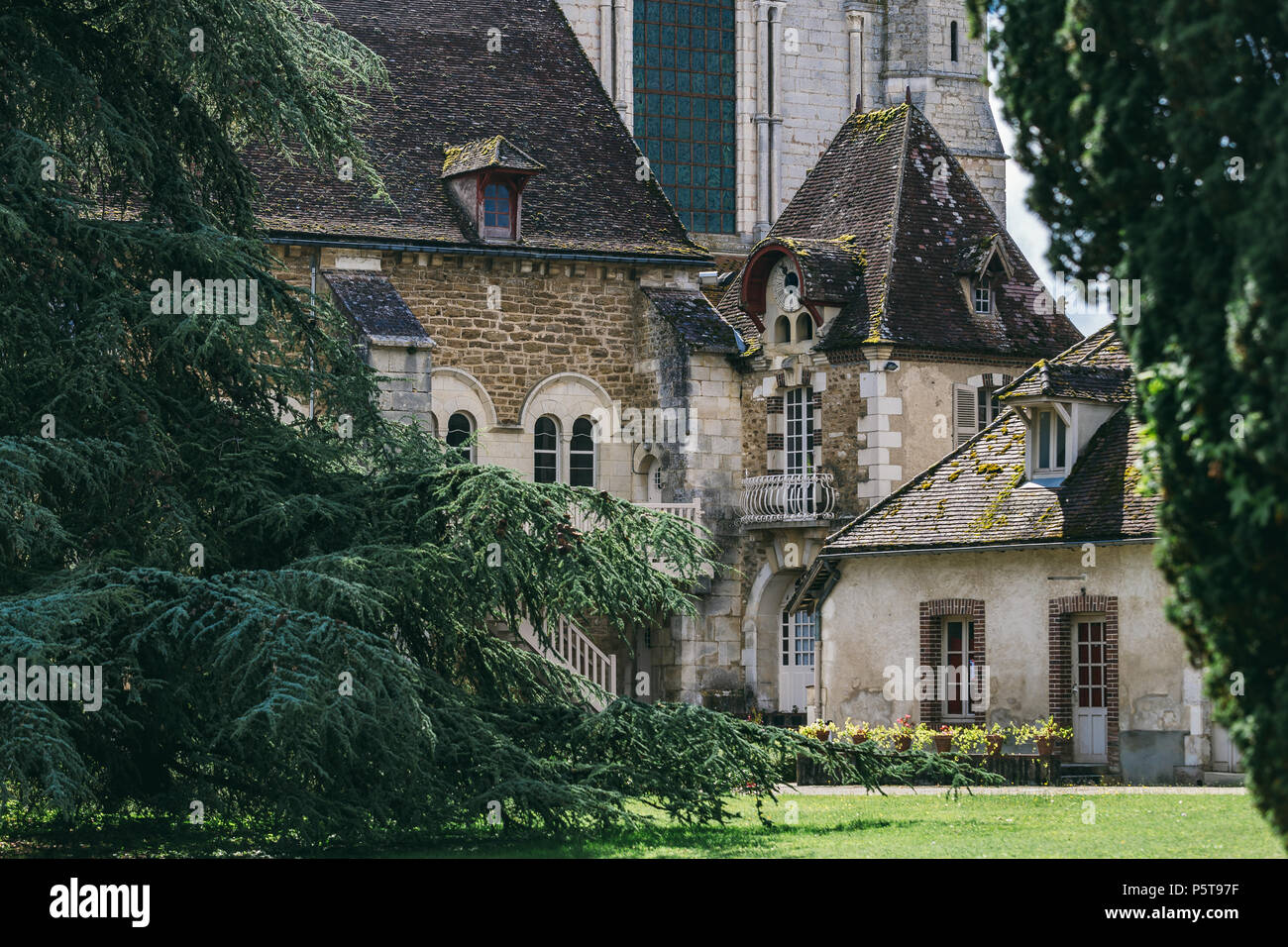 Abbey in France Pontigny, the former Cistercian abbey in France, one of ...